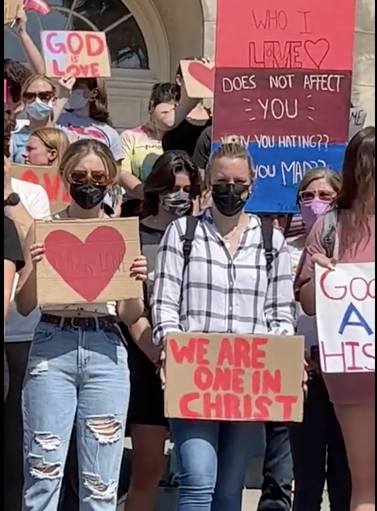 Samford students organize silent protest over LGBTQ discrimination ...