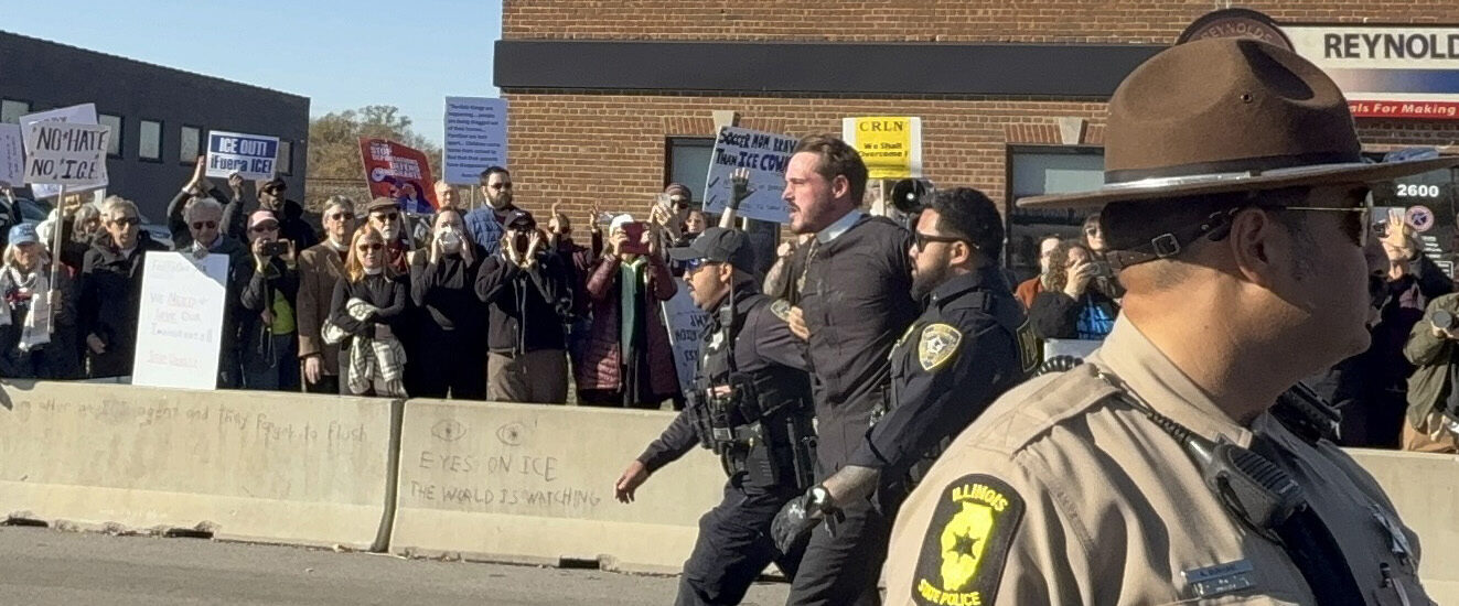 Clergy are essential to resistance against ICE, Chicago pastor says ...